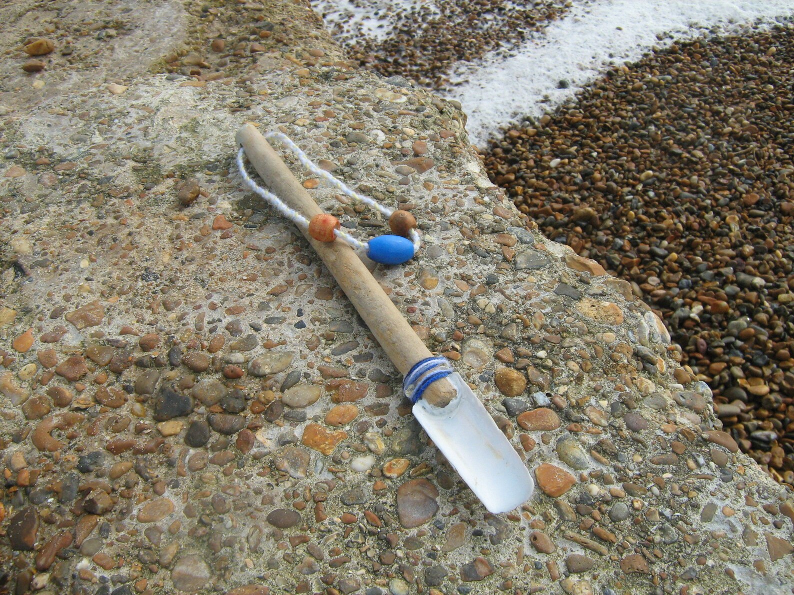 Razor Clam Shell Scoop,mermaid Decor ,driftwood Handle,twine ,wood ...