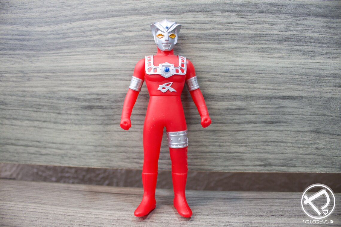 Ultraman Astra With Live Sign【ultraman Vinyl Soft Figure:used&cleaned】s ...