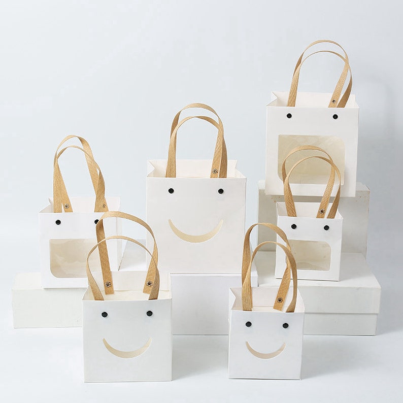 Paper Bags With Smiley Face 10 Pcs. Paper Shopping Bags, Bulk Gift Bags ...