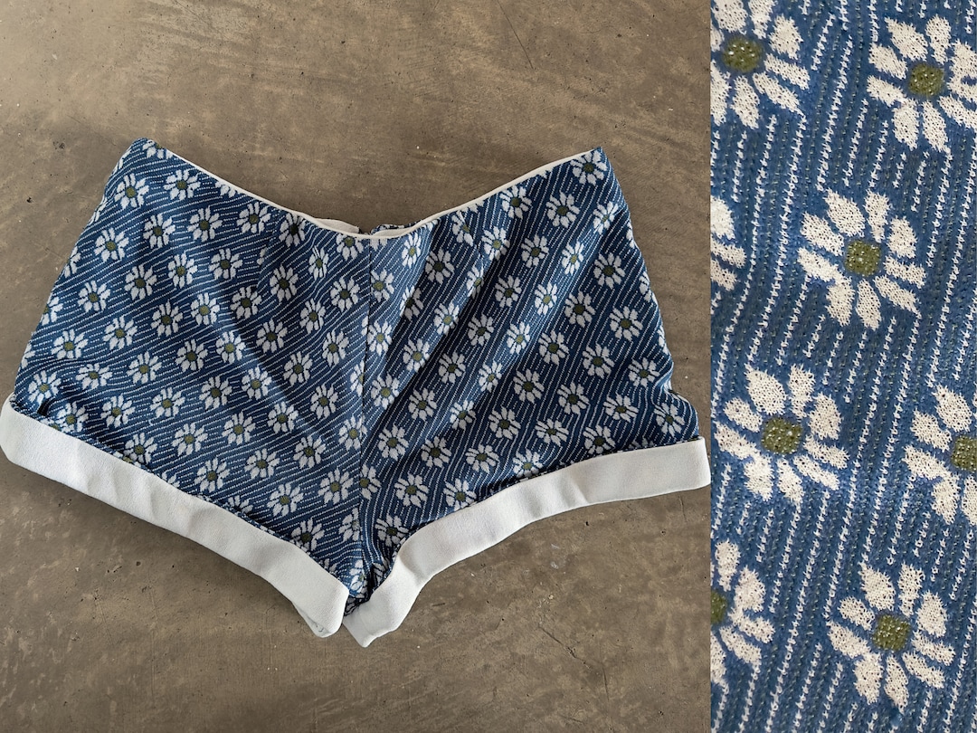 Vintage 70s Daisy Print Short Shorts Daisy Dukes - Etsy