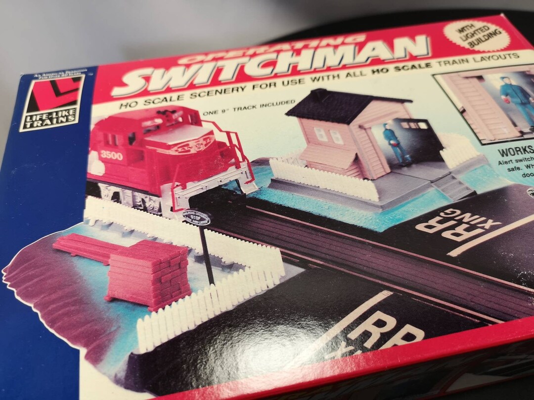 Life-like 8203, Operating Switchman, Lighted Building, Building Kit, HO ...