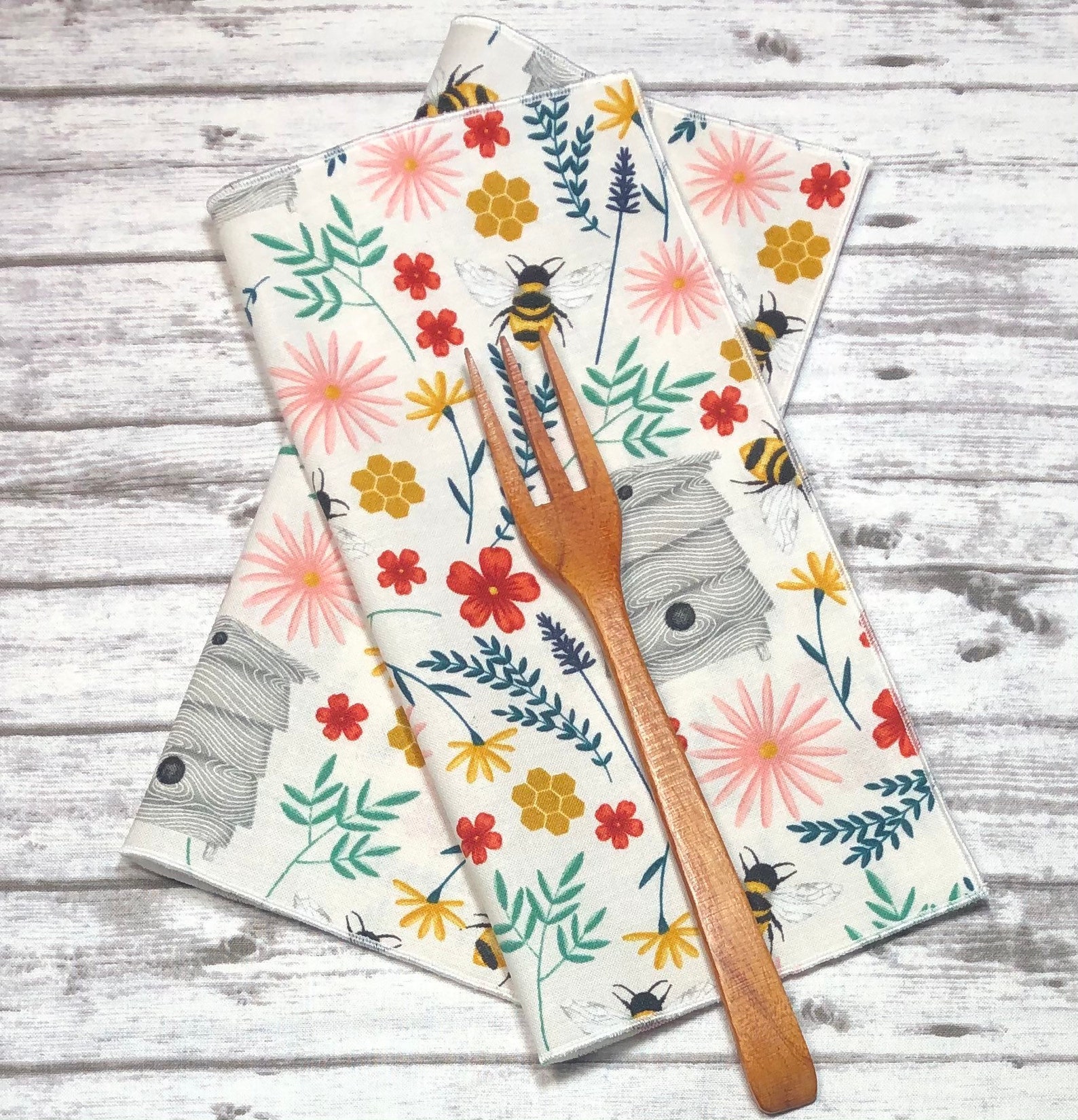 Honey Bee Cloth Dinner Napkins Set of 2 4 6 Farmers | Etsy