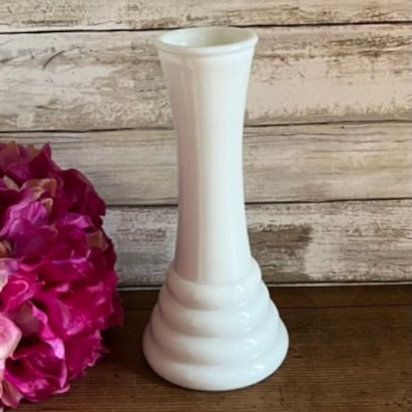 Large Milk Glass Vase - Etsy