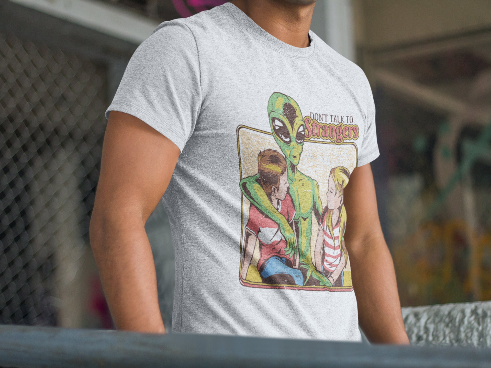 Alien T Shirt Funny Alien T-shirt Strangers Tee Creepy - Etsy