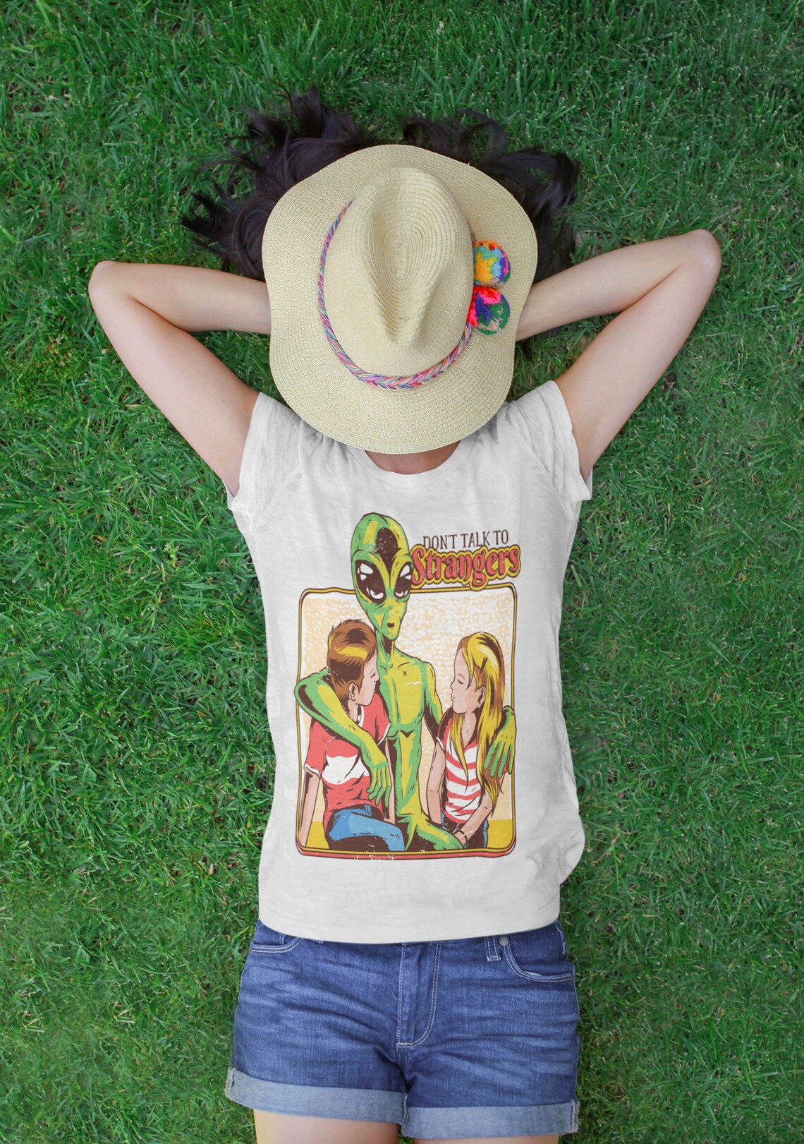 Alien T Shirt Funny Alien T-shirt Strangers Tee Creepy - Etsy
