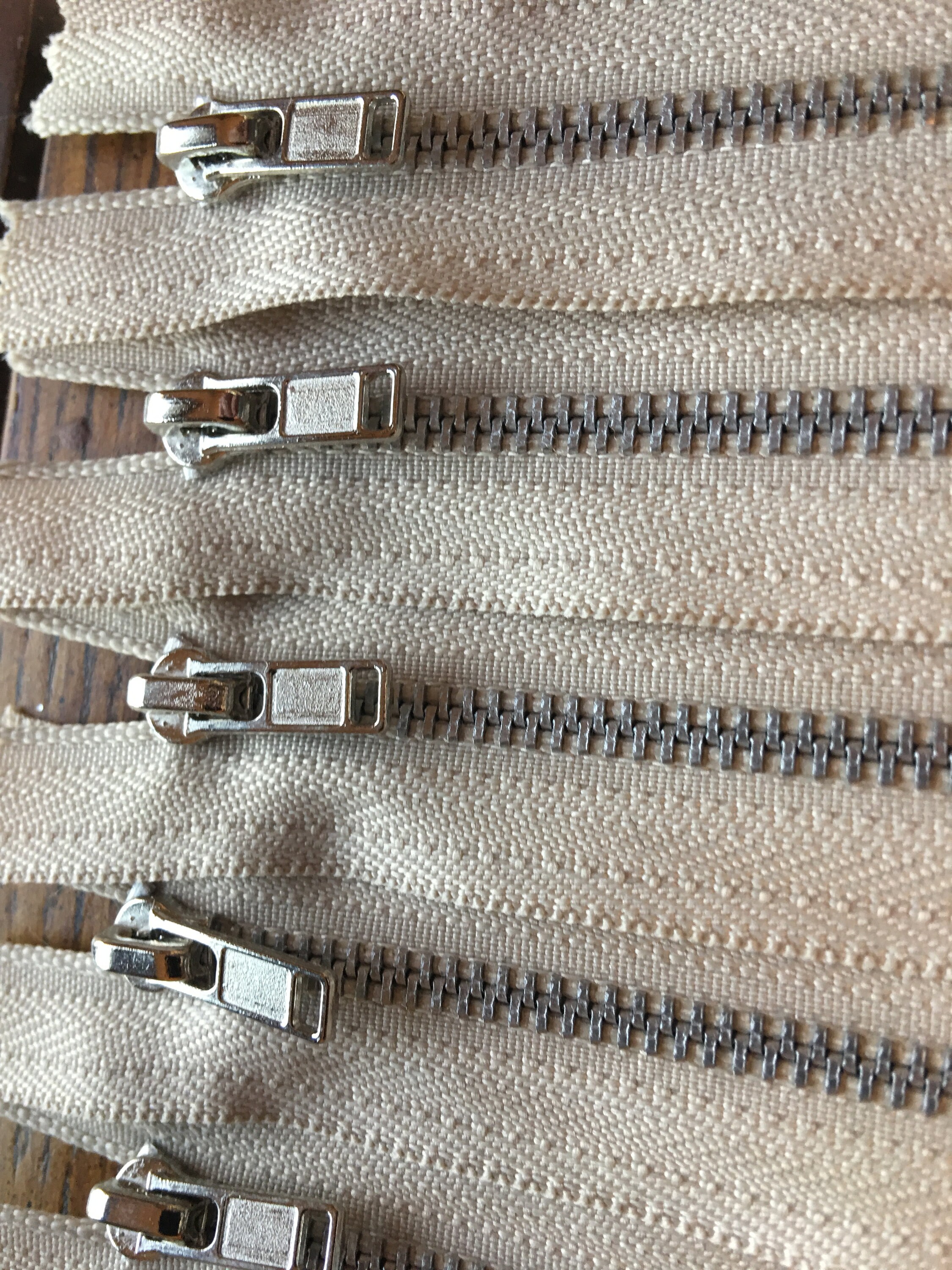 4 Inch Open Top Tan Zipper W/silver Teeth & Pulls first - Etsy Denmark