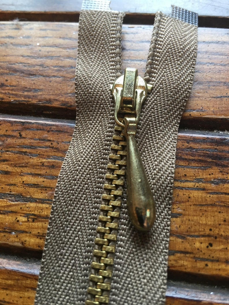 17 Beige Separating Zipper W/solid Brass Chunky Teardrop - Etsy