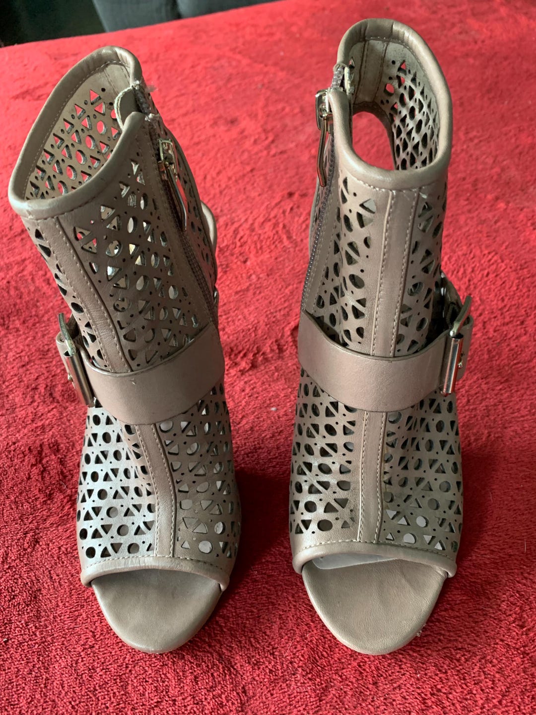 Vincent Camuto Open Toe Gladiator Shoes W/zipper & Buckle Closures Tan ...