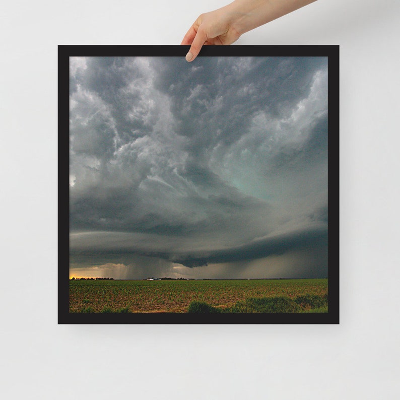 Sculpted Storm Structure - Supercell Thunderstorm - Extreme Weather ...