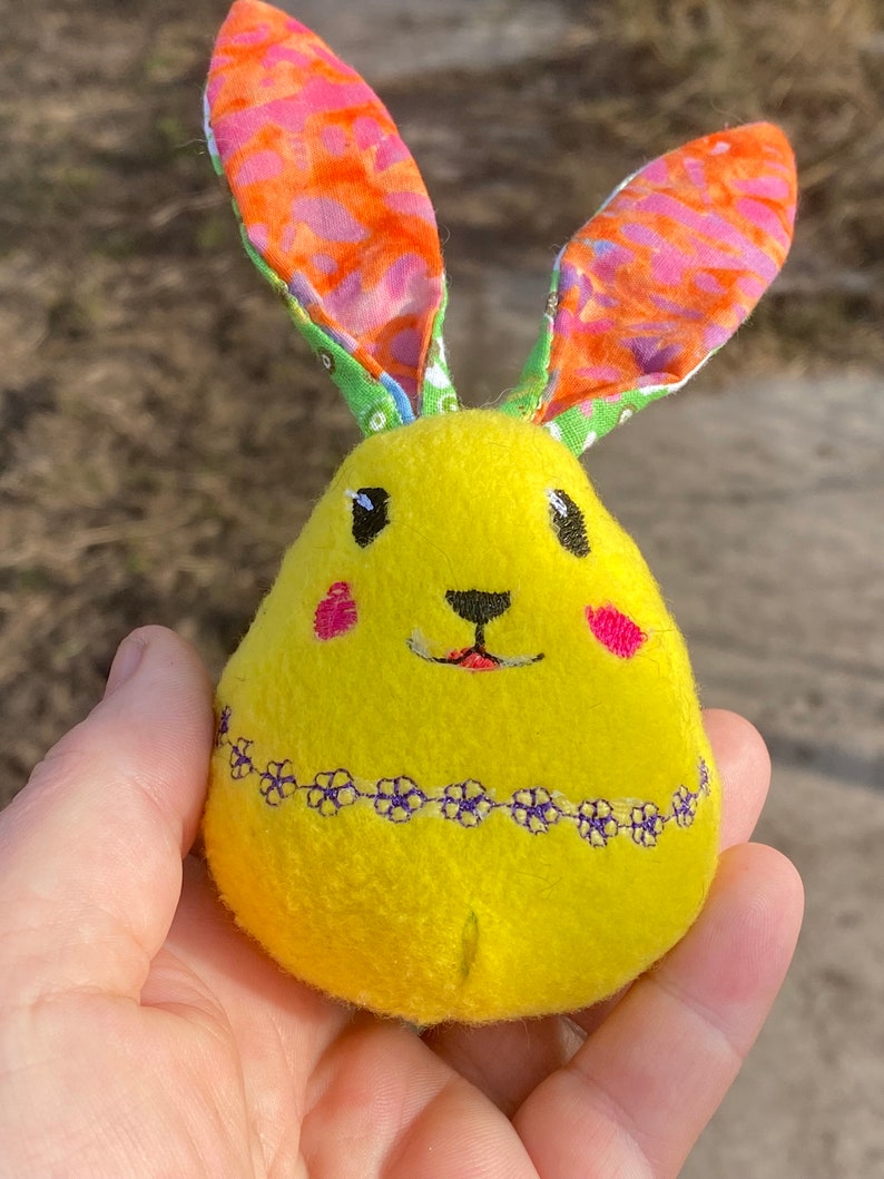 ITH Easter Bunny Plush Embroidery Design: Stuffed Rabbit Toy (4x4 Hoop ...