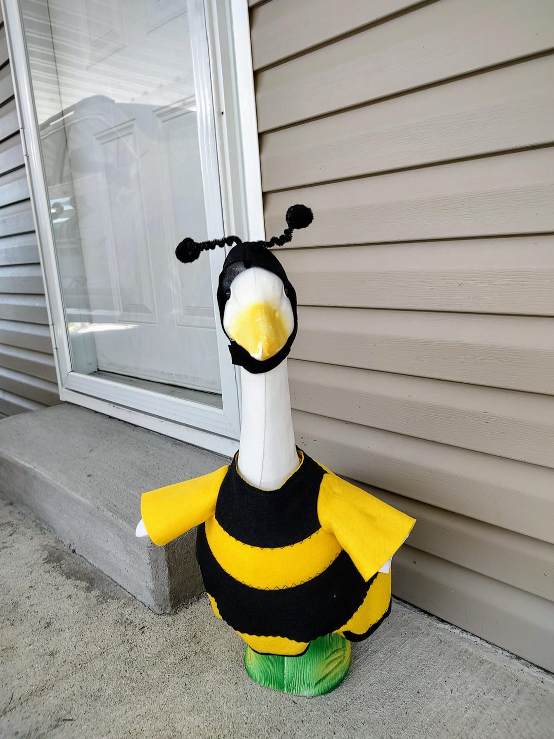 Goose Outfit - Busy the Bumble Bee - Fits 23 to 25 Inch Plastic and ...