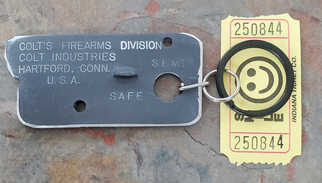 Colt M16A1 Keychain - Etsy