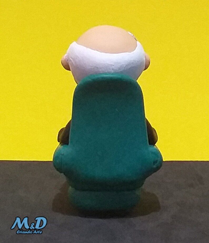 Sigmund Freud in the Armchaire / Figurine Freud / Freud - Etsy