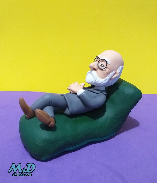 Sigmund Freud Reflecting on the Divan / Freud Figurine / Freud - Etsy