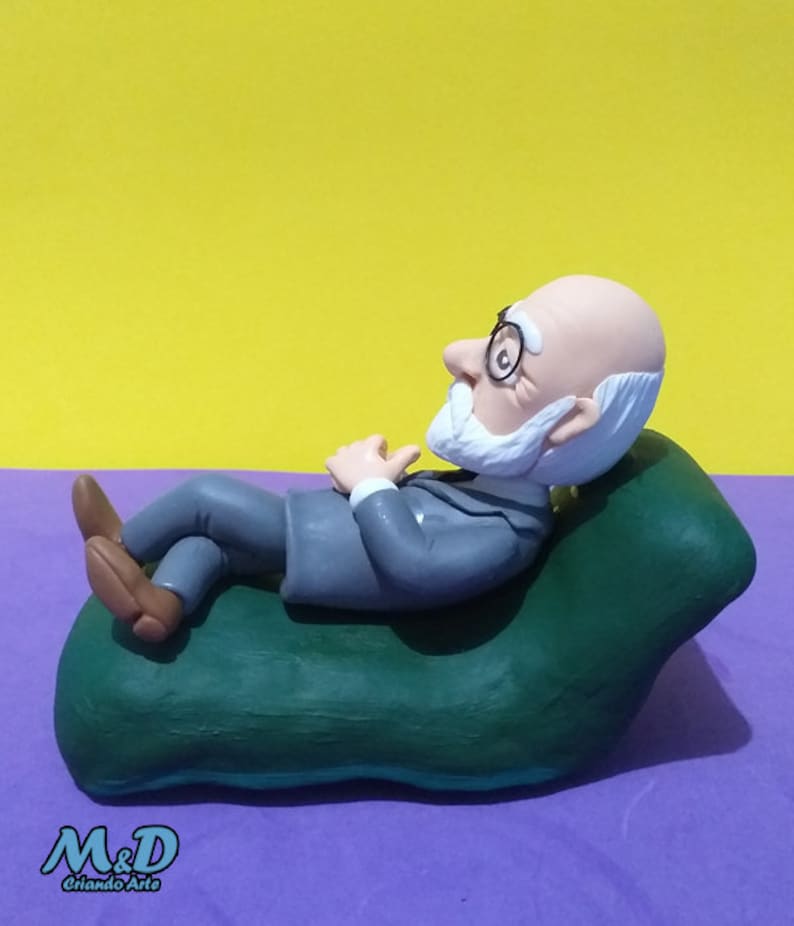 Sigmund Freud Reflecting on the Divan / Freud Figurine / Freud - Etsy