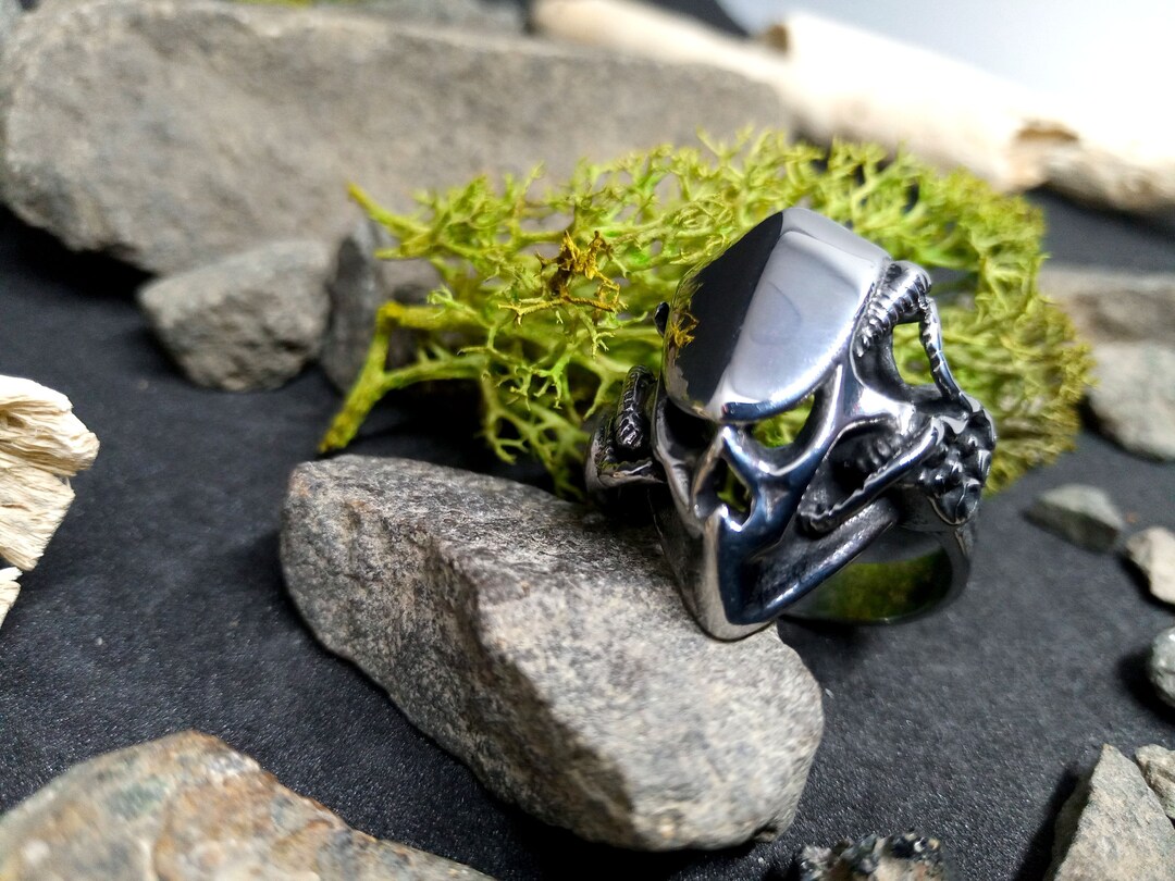 Predator Themed Skull Ring Jewelry - Etsy