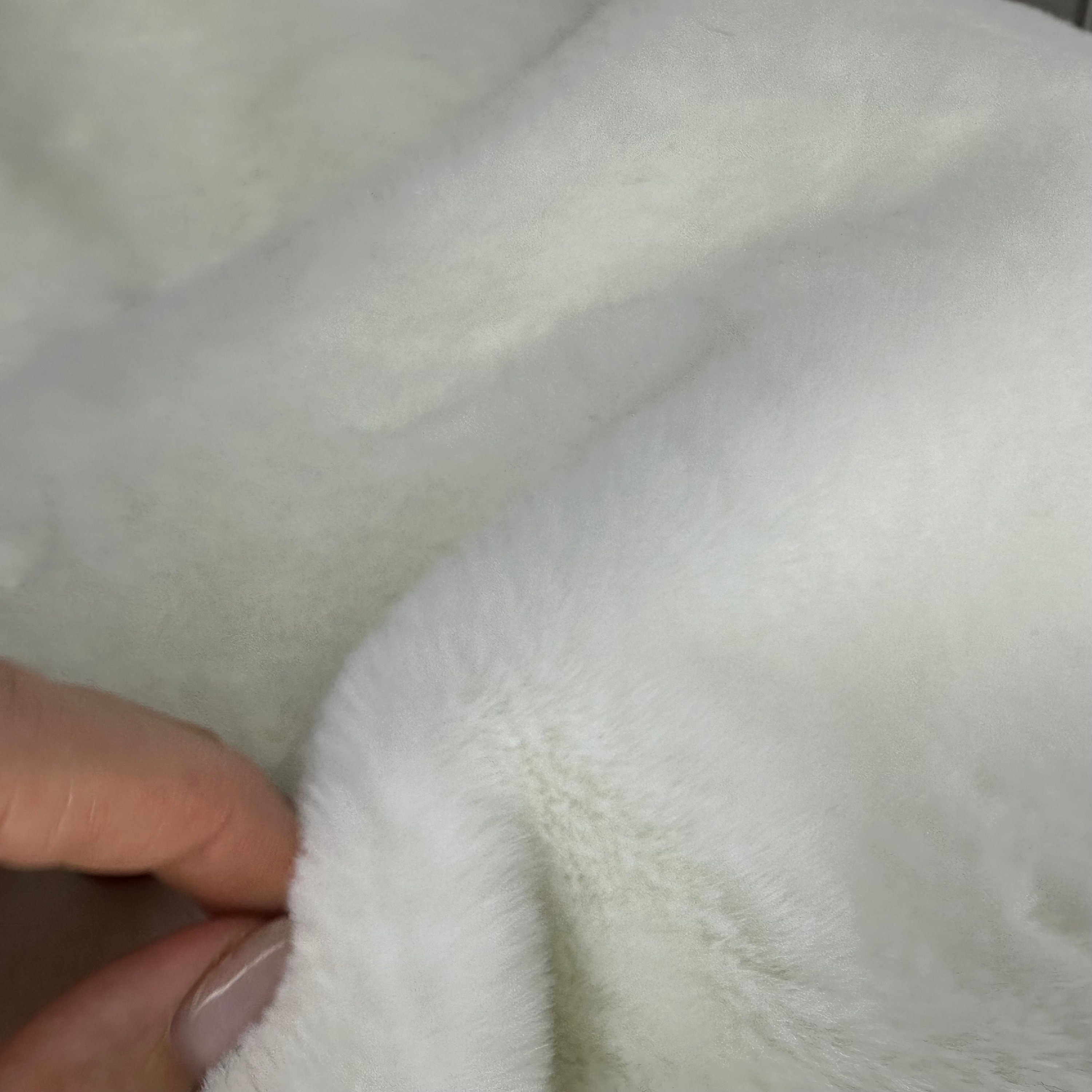 WHITE Colour Faux Fur Fabric in Craft Squares 20x20 Inch (50x50cm ...