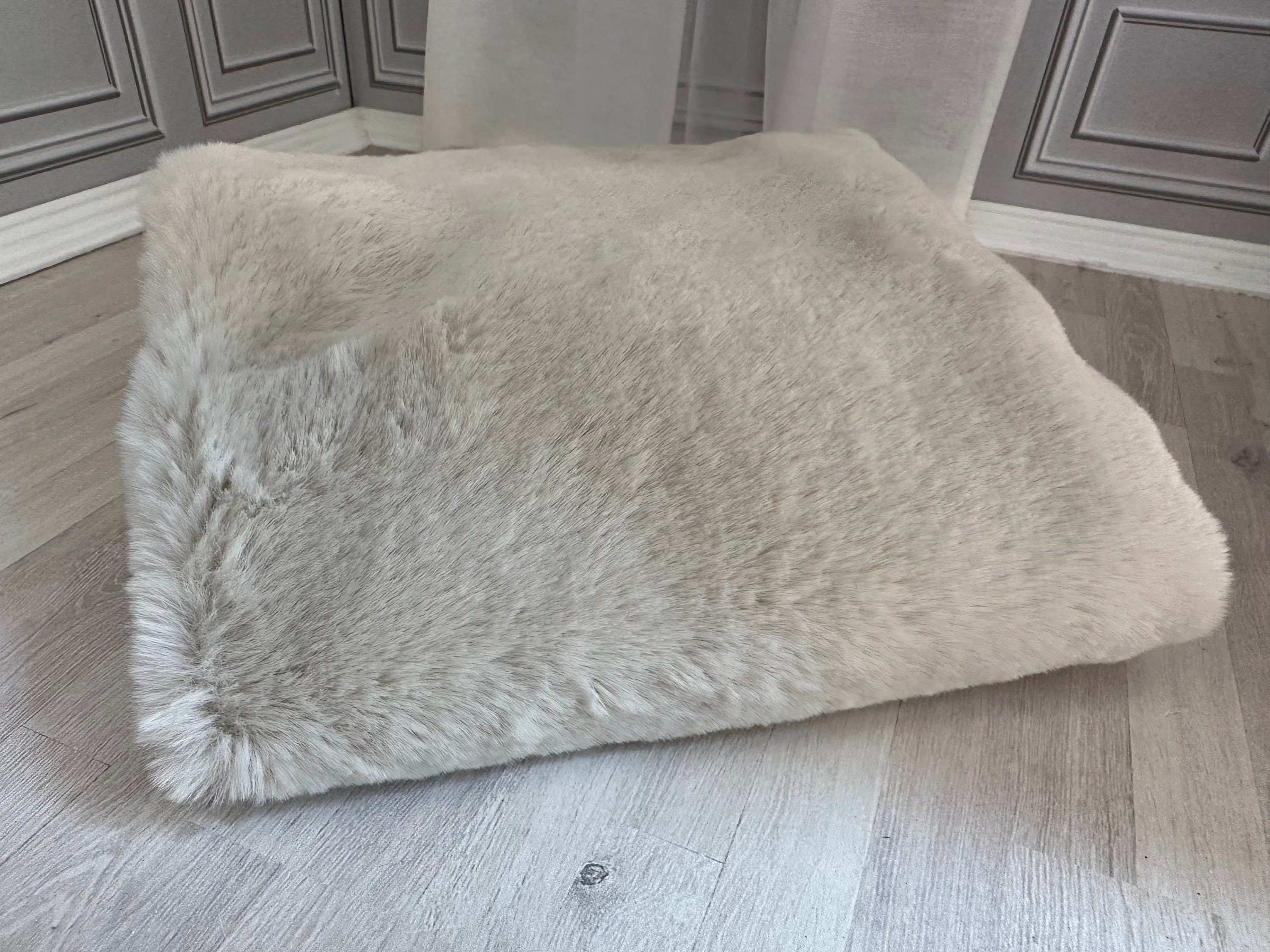 Light GREY Faux Fur Fabric in Craft Squares 20x20 Inch 50x50cm Brown ...