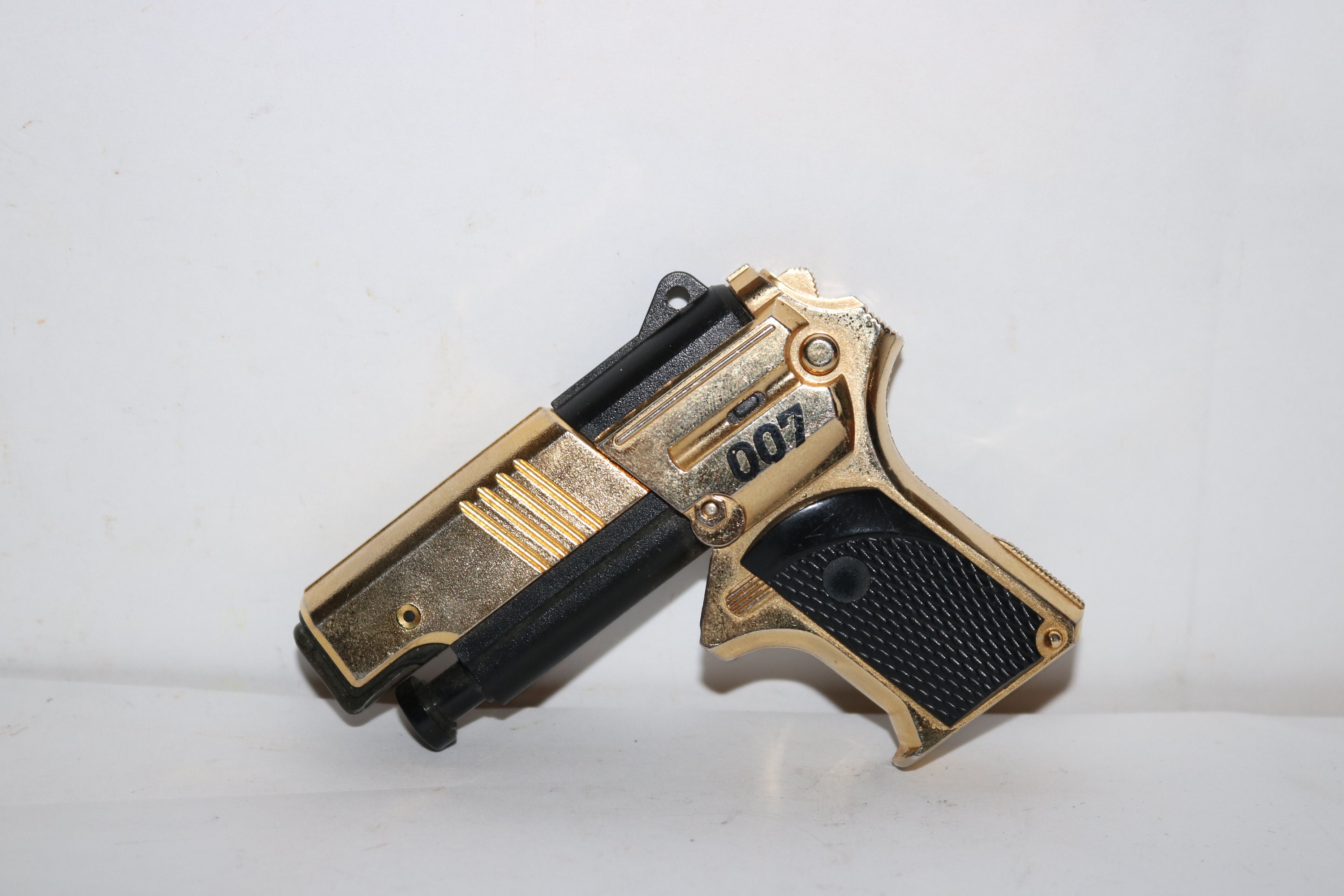 007 Pistol