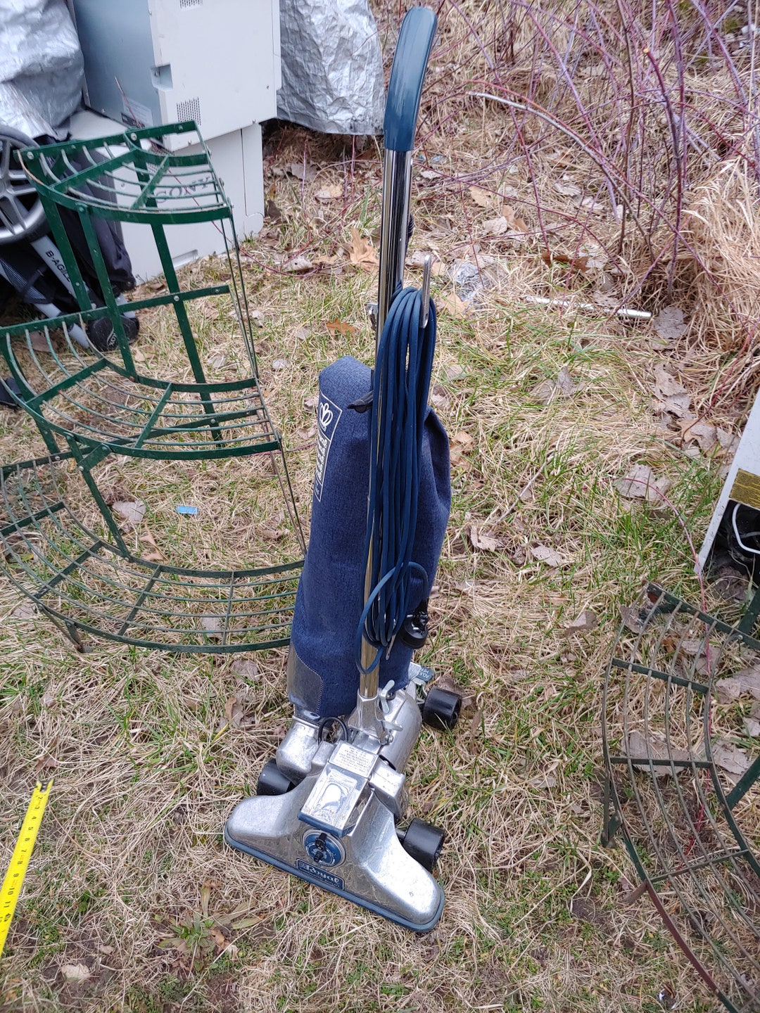 Royal Heavy Duty Commercial Vacuum Cleaner Model 2075 Vintage Upright ...