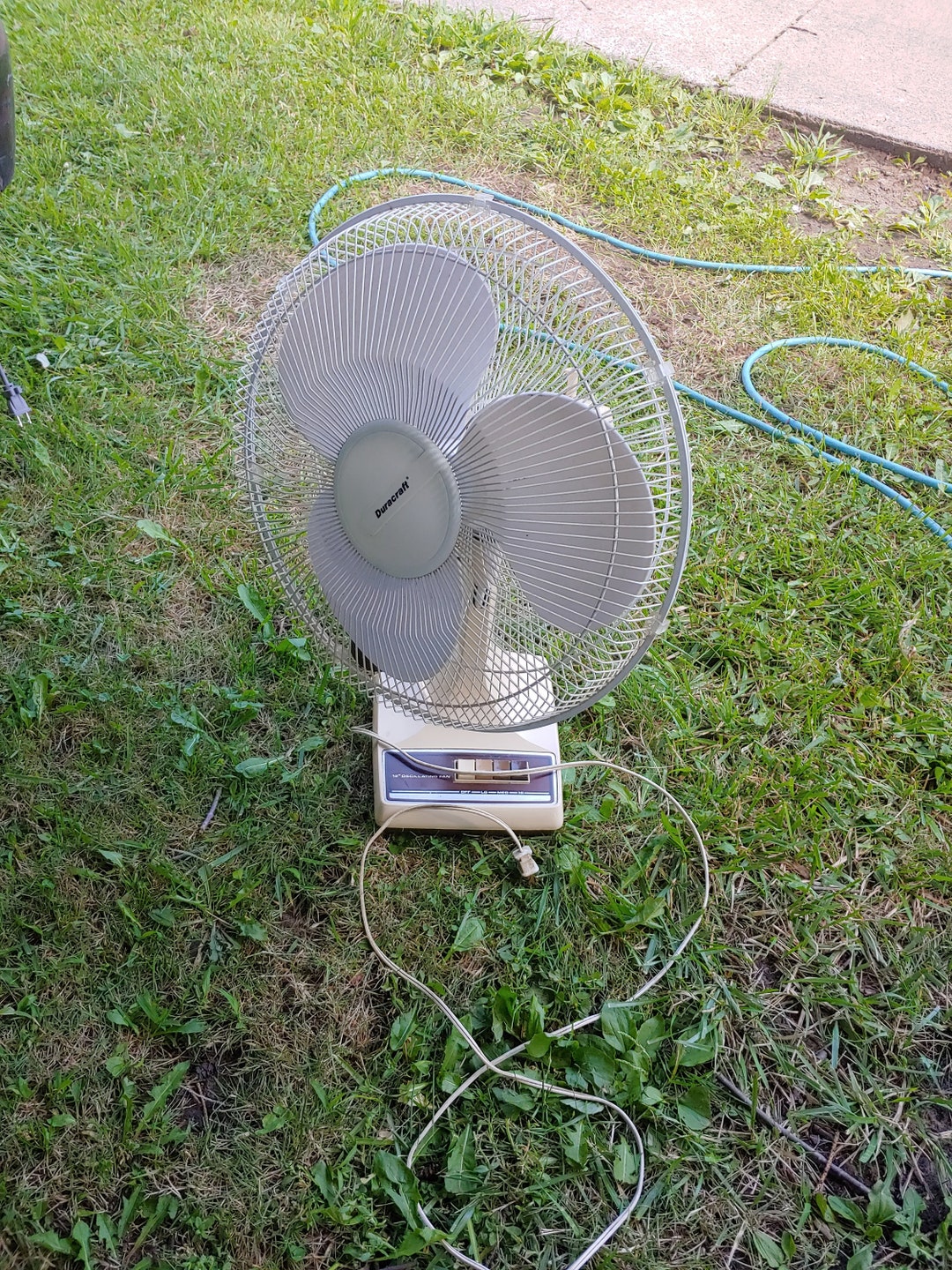 Vintage. Brown White Push Button 5 Way Oscillating Desk Fan 14free ...