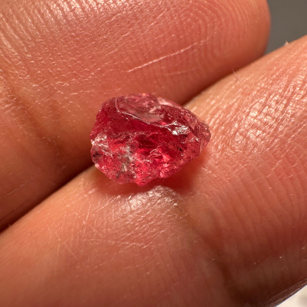 1.29ct Mahenge Spinel, Mahenge, Tanzania, Silky, Untreated Unheated ...
