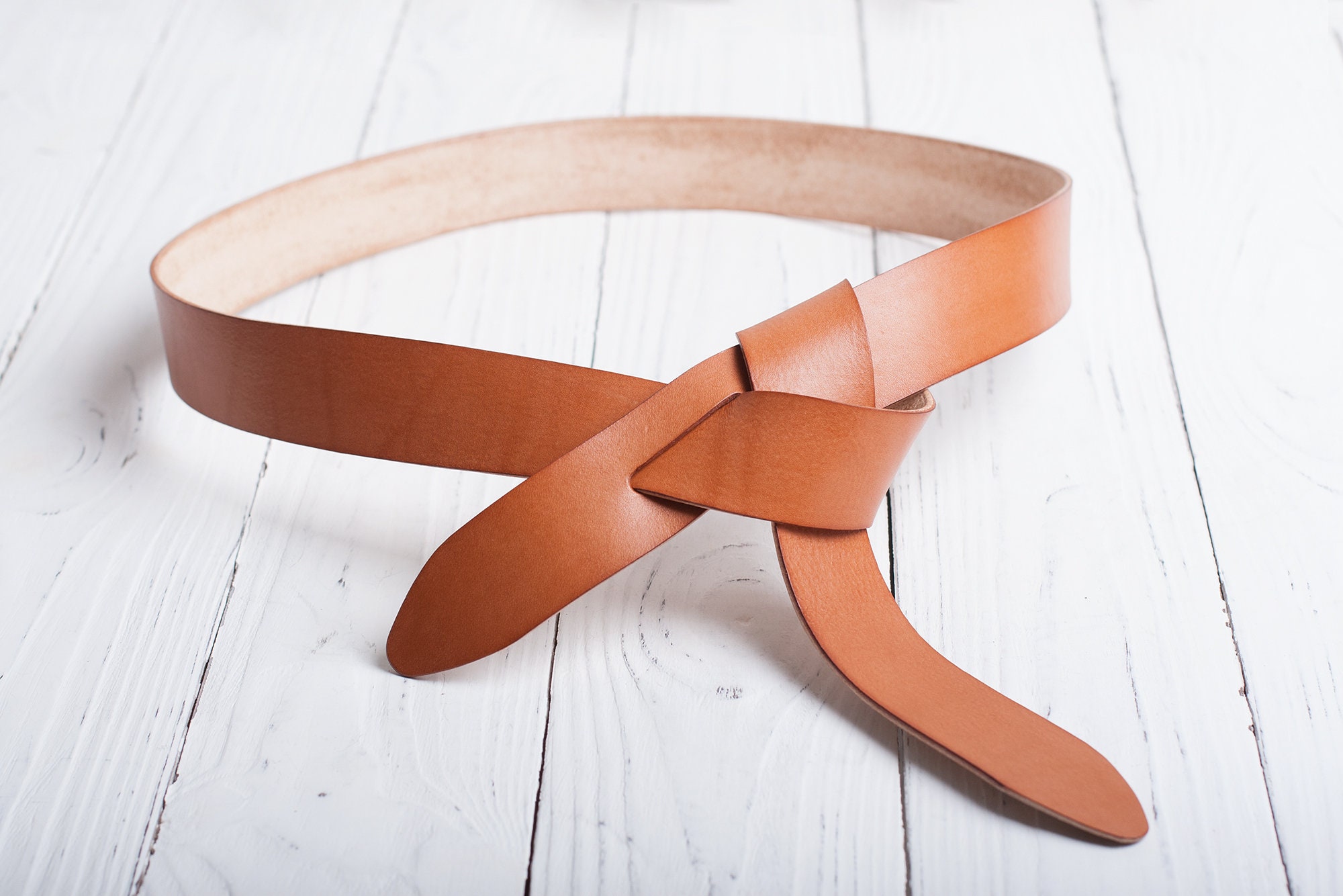 Ein Gürtel der in einem Knoten bindet. Ledergürtel Frauen | Etsy