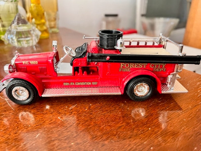 2001 First Gear 1949 KB-8 International Fire Truck Diecast 1/34 Scale ...
