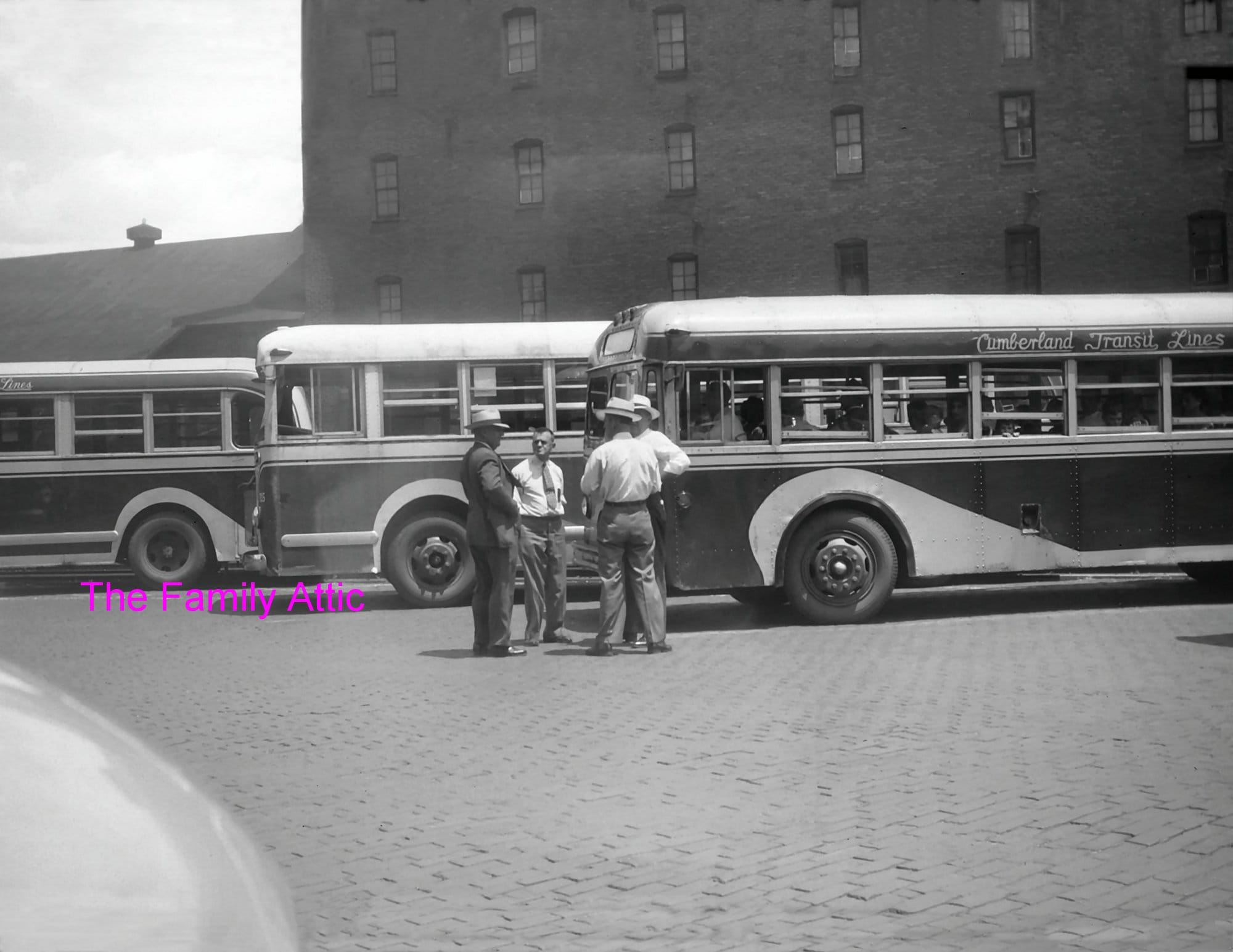 1940s Old Look Buses