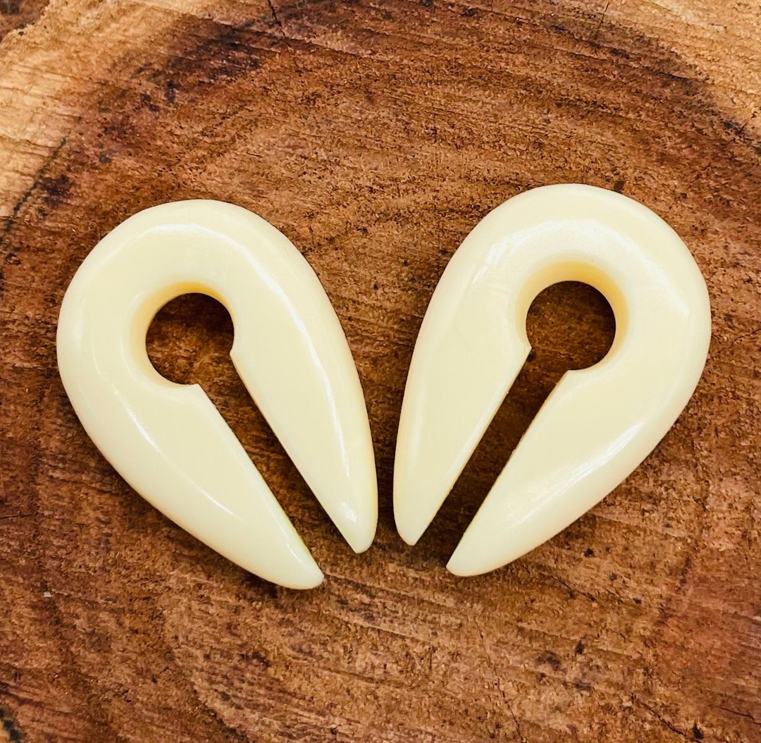 A Pair of Buffalo BONE Keyhole Ear Weight Gauge Hanger, Leaf Drop Shape ...