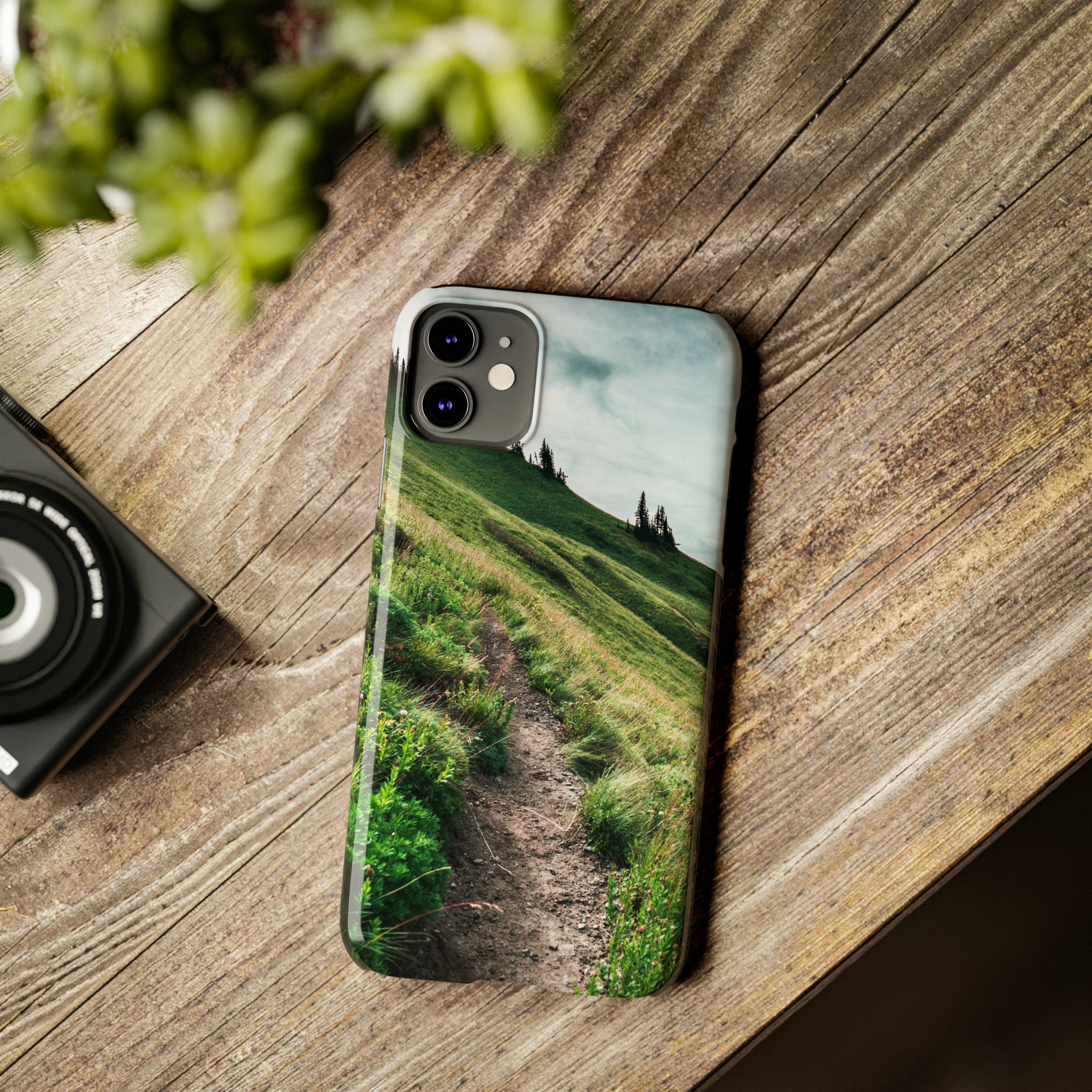Washington Mountain Hiking Adventure Premium Tough Wireless Charging ...