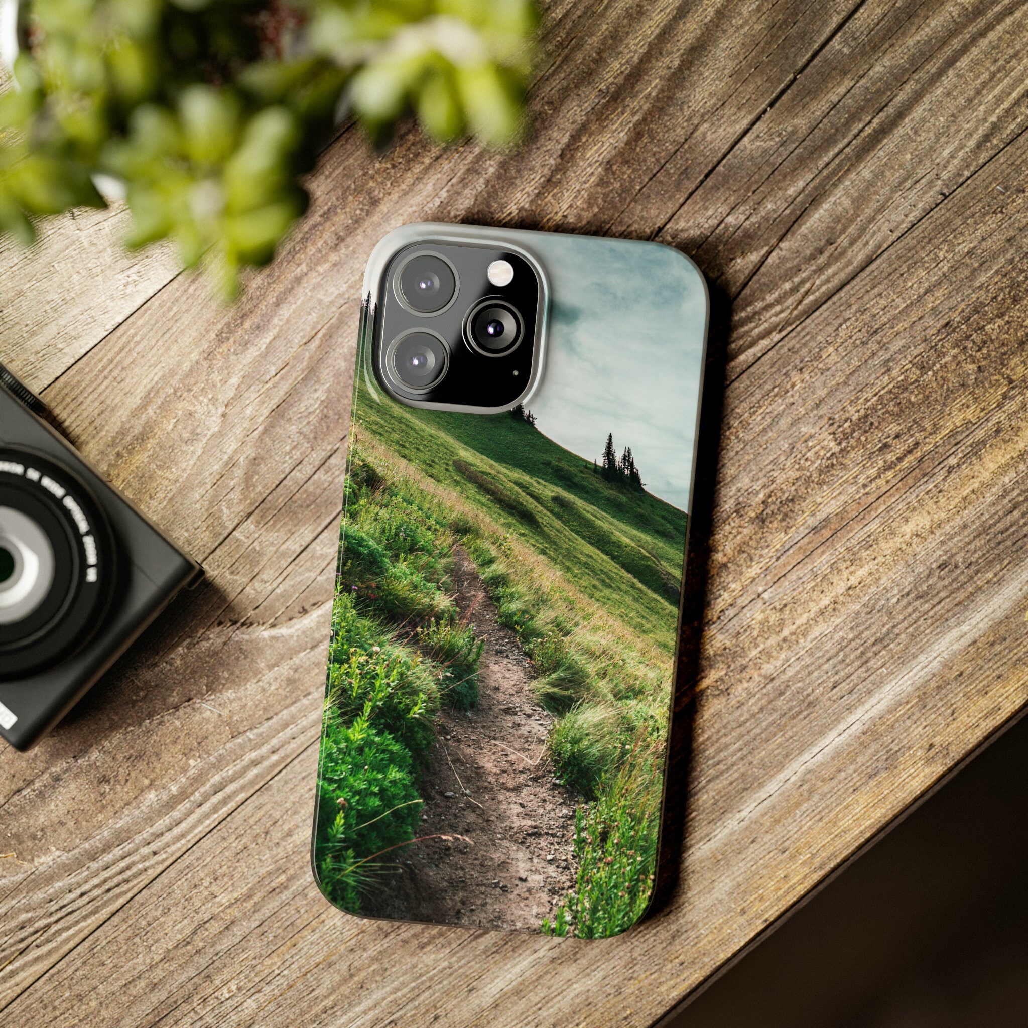 Washington Mountain Hiking Adventure Premium Tough Wireless Charging ...