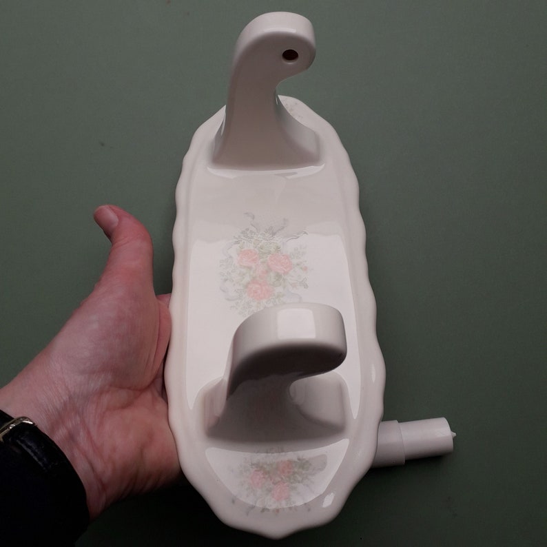 China Toilet Roll Holder, Hadida English China Bathroom Collection ...