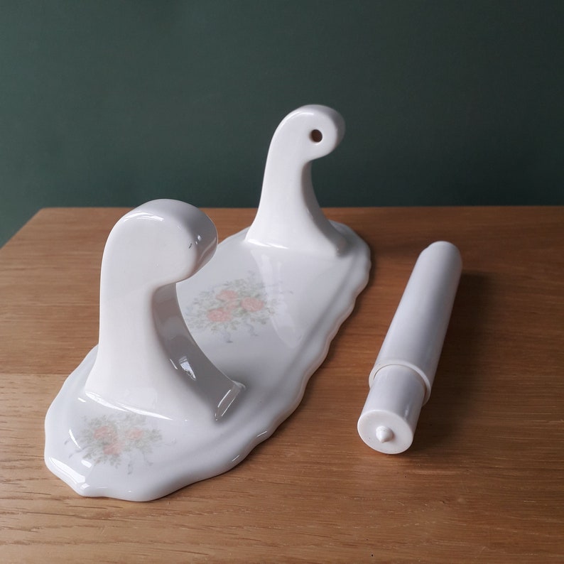 China Toilet Roll Holder, Hadida English China Bathroom Collection ...