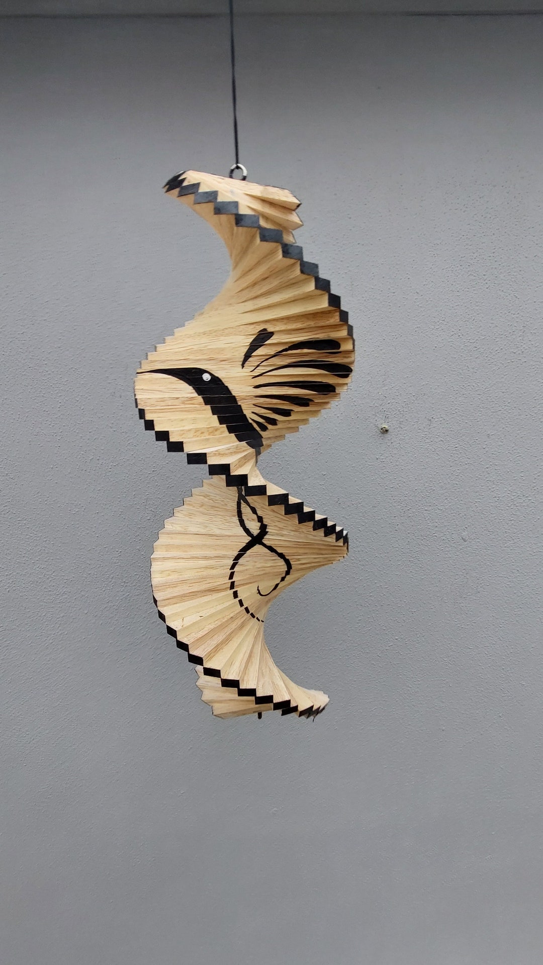 Hand Made Wind Twister Natural Tribal Spiral Humming Bird Wind Spinner ...