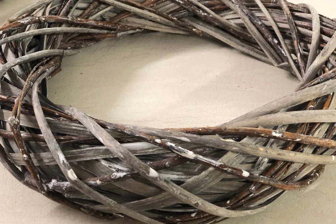 REDUCED TO SELL: 35cm and 40cm Wicker Wreath. Stripped Wicker Ring ...