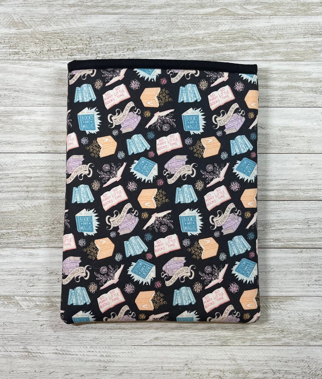 So Many Books Padded Book Sleeve - Etsy
