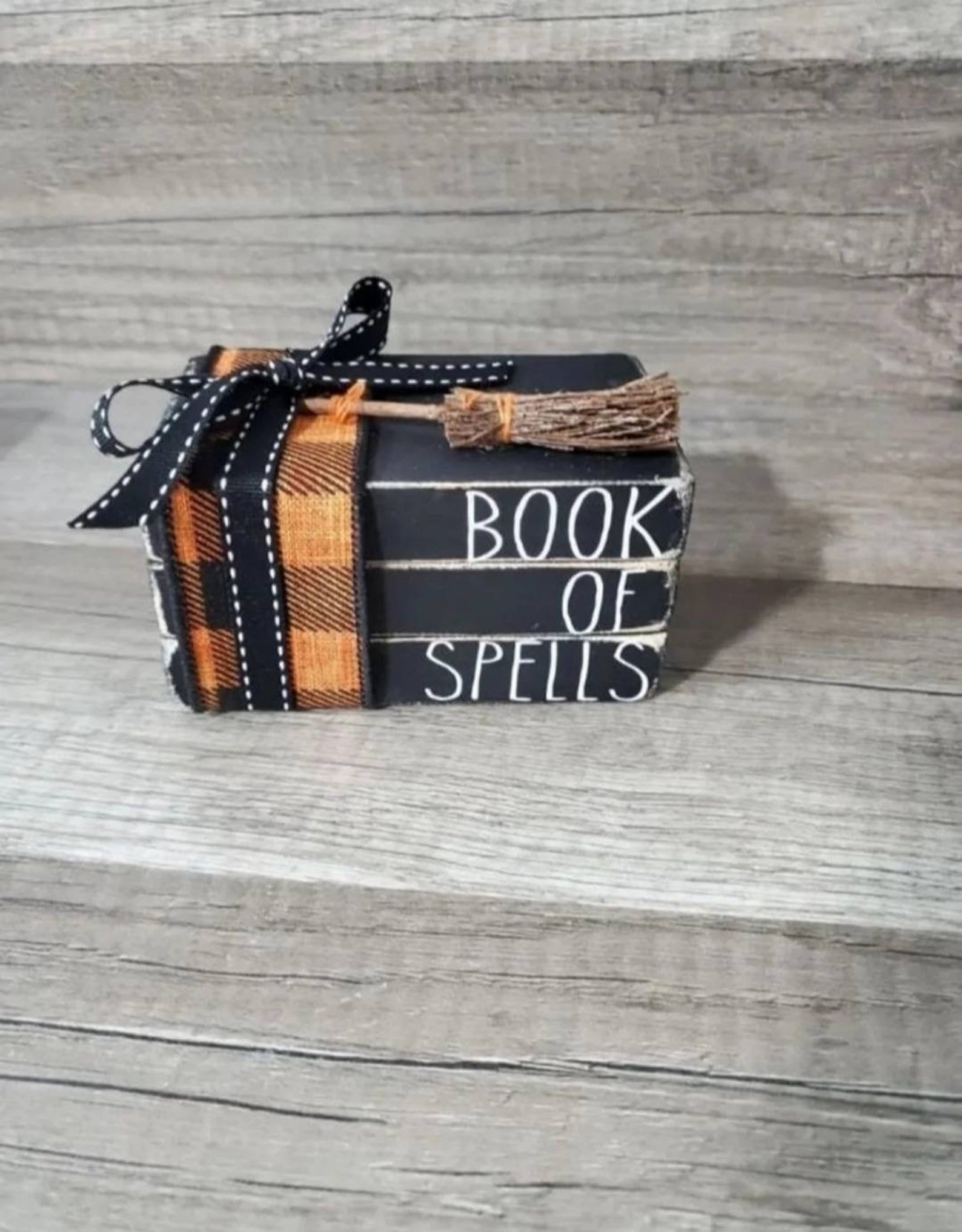 Halloween Mini Wood Book Stack/ Tier Tray Decor/ Halloween - Etsy