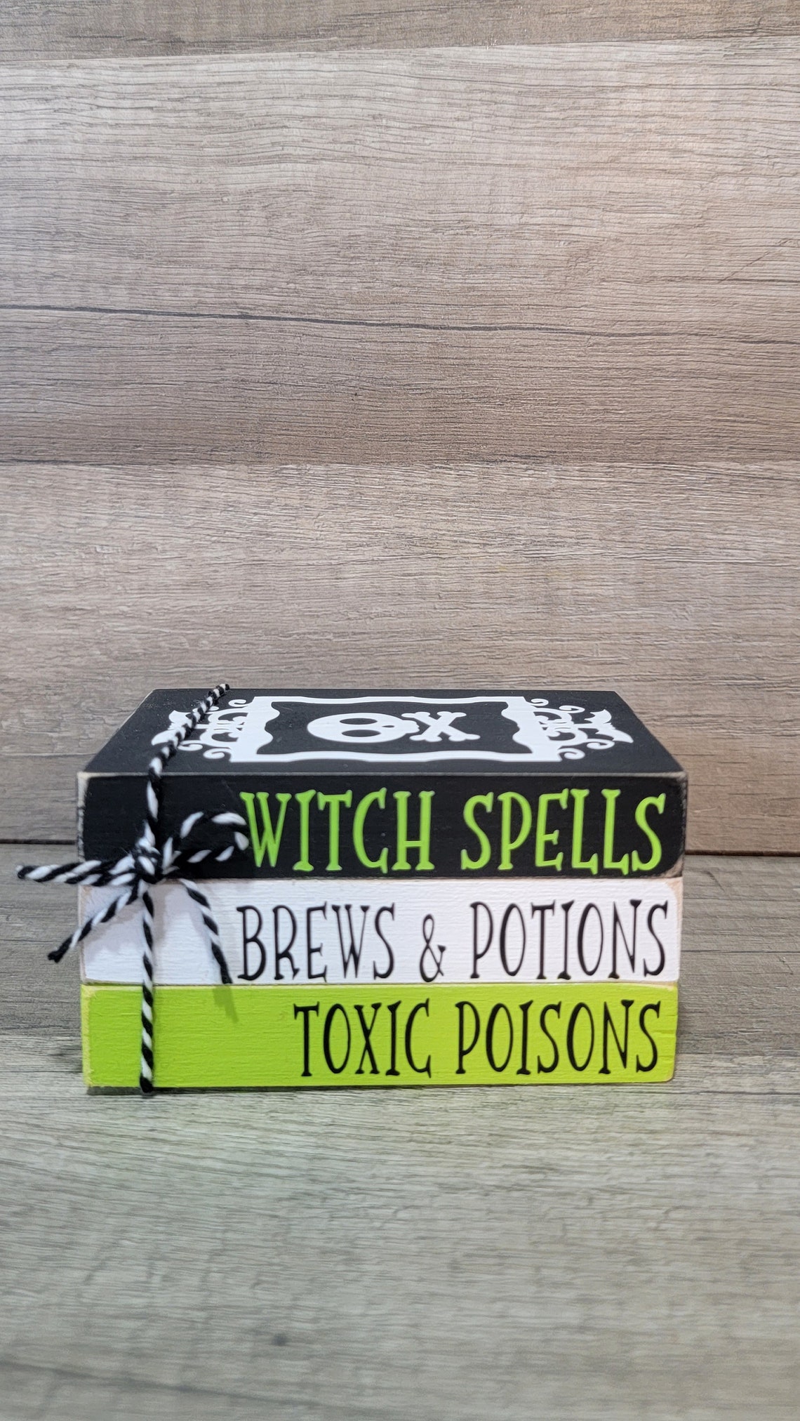 Halloween Mini Wood Book Stack/ Tier Tray Decor/ Halloween - Etsy