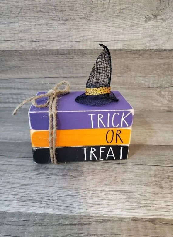 Halloween mini wood book stack/ tier tray decor/ Halloween | Etsy