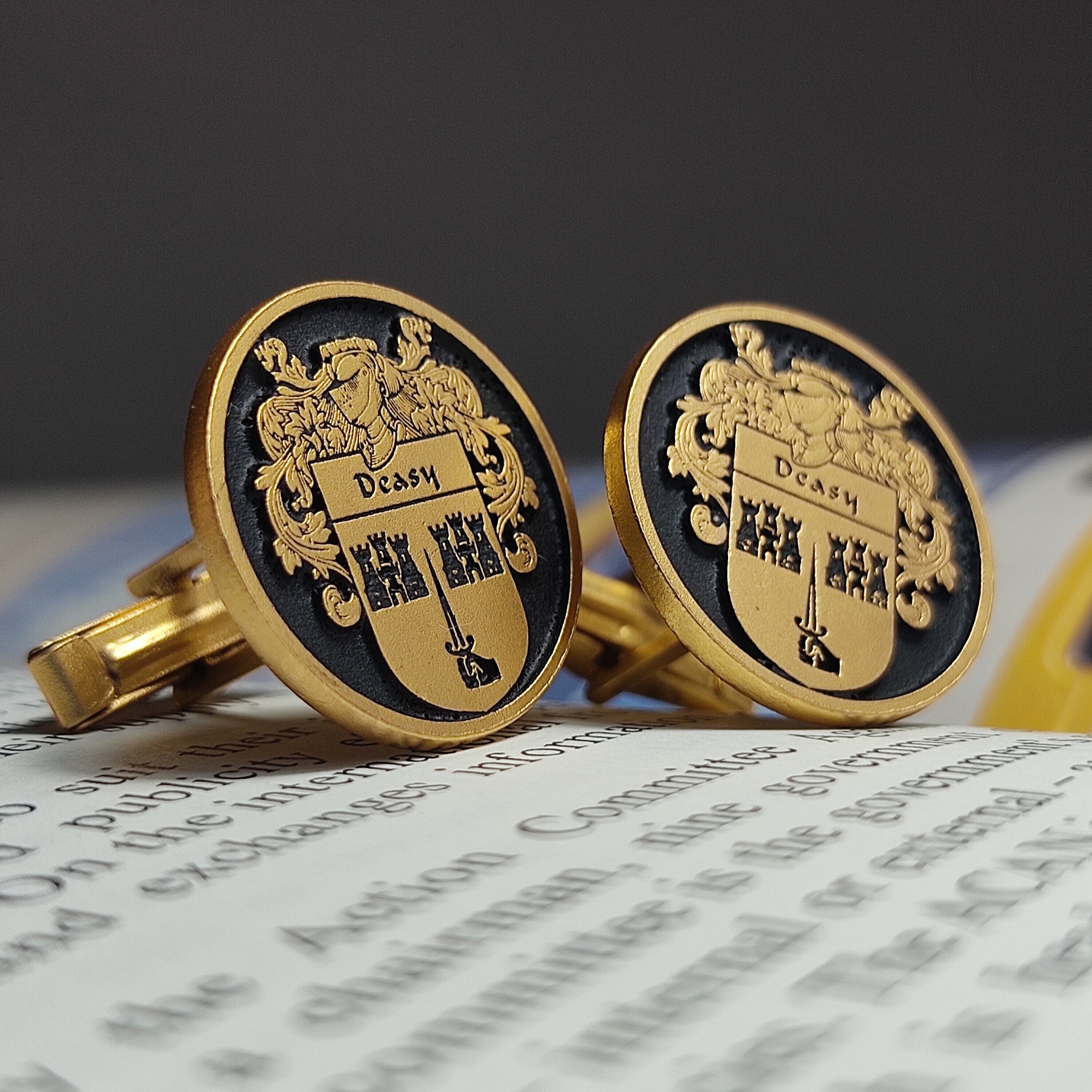 Custom Engraved Traditional Family Crest Cufflink - Etsy UK