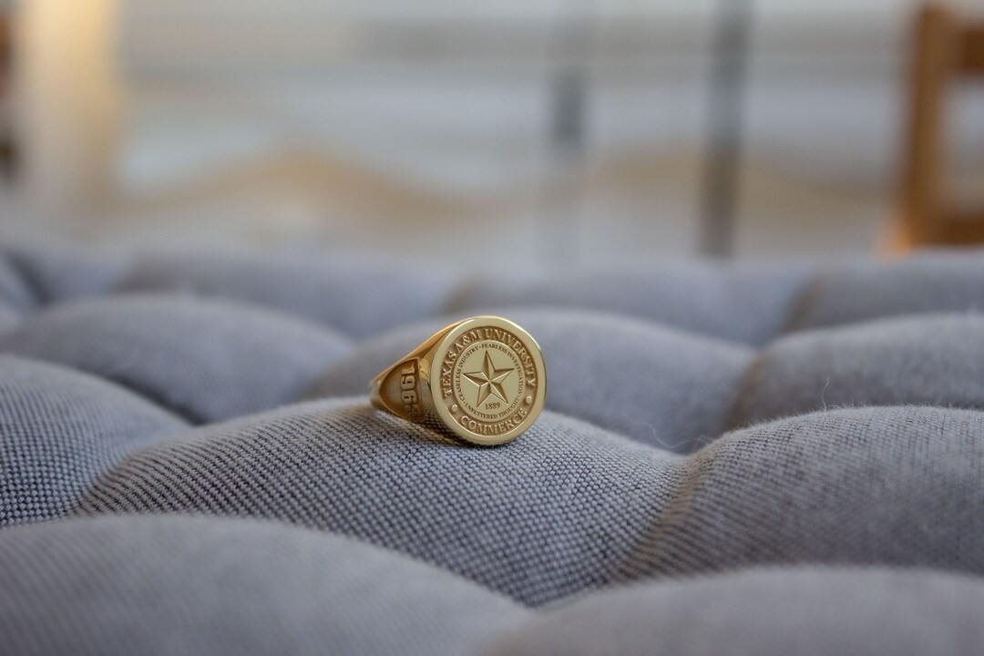 Custom Engraved College Graduation Gold Ring, Personalized Class Signet ...
