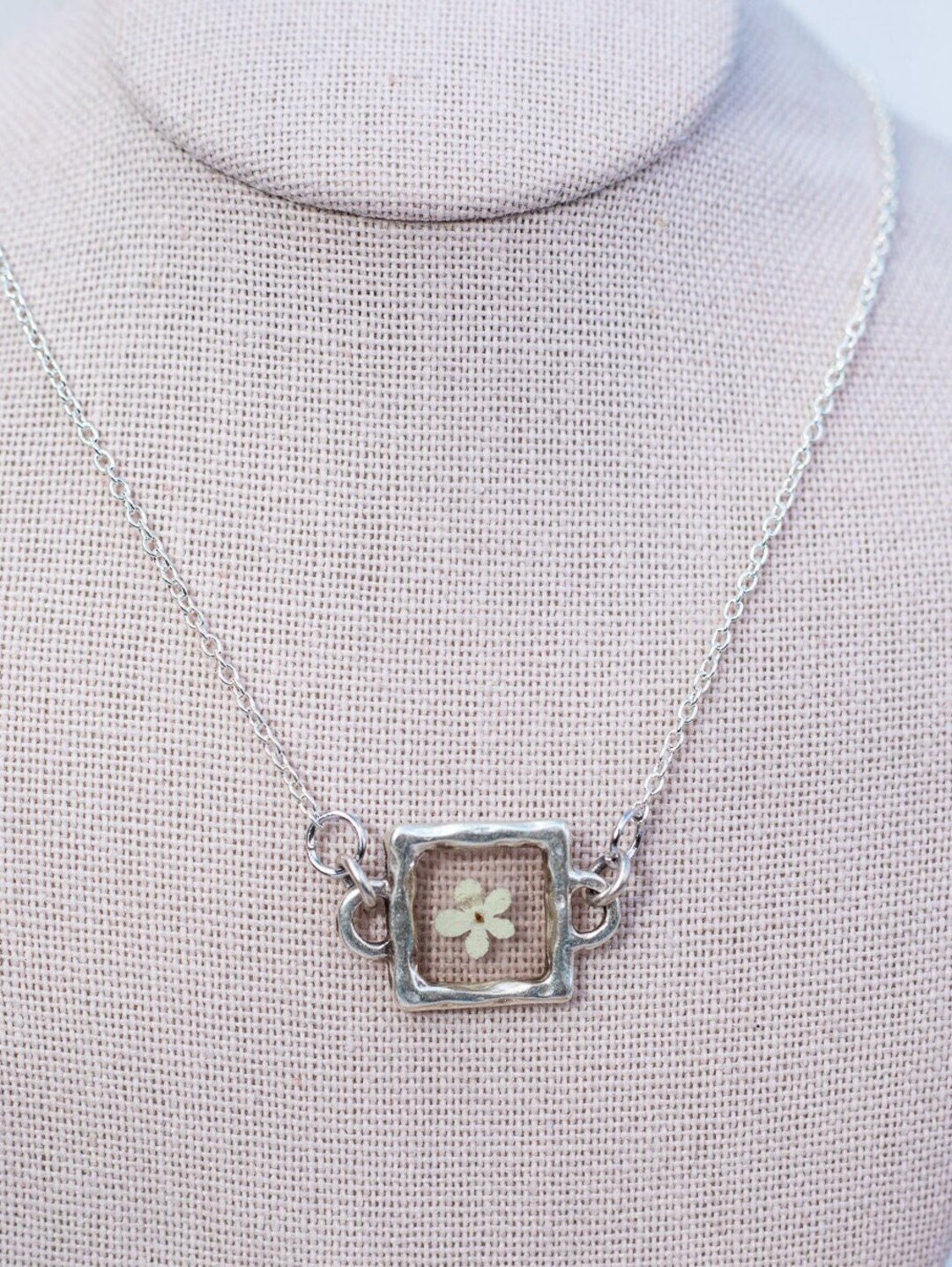 Nature-inspired Jewelry Real Flower Pendant Handmade Resin Necklace ...