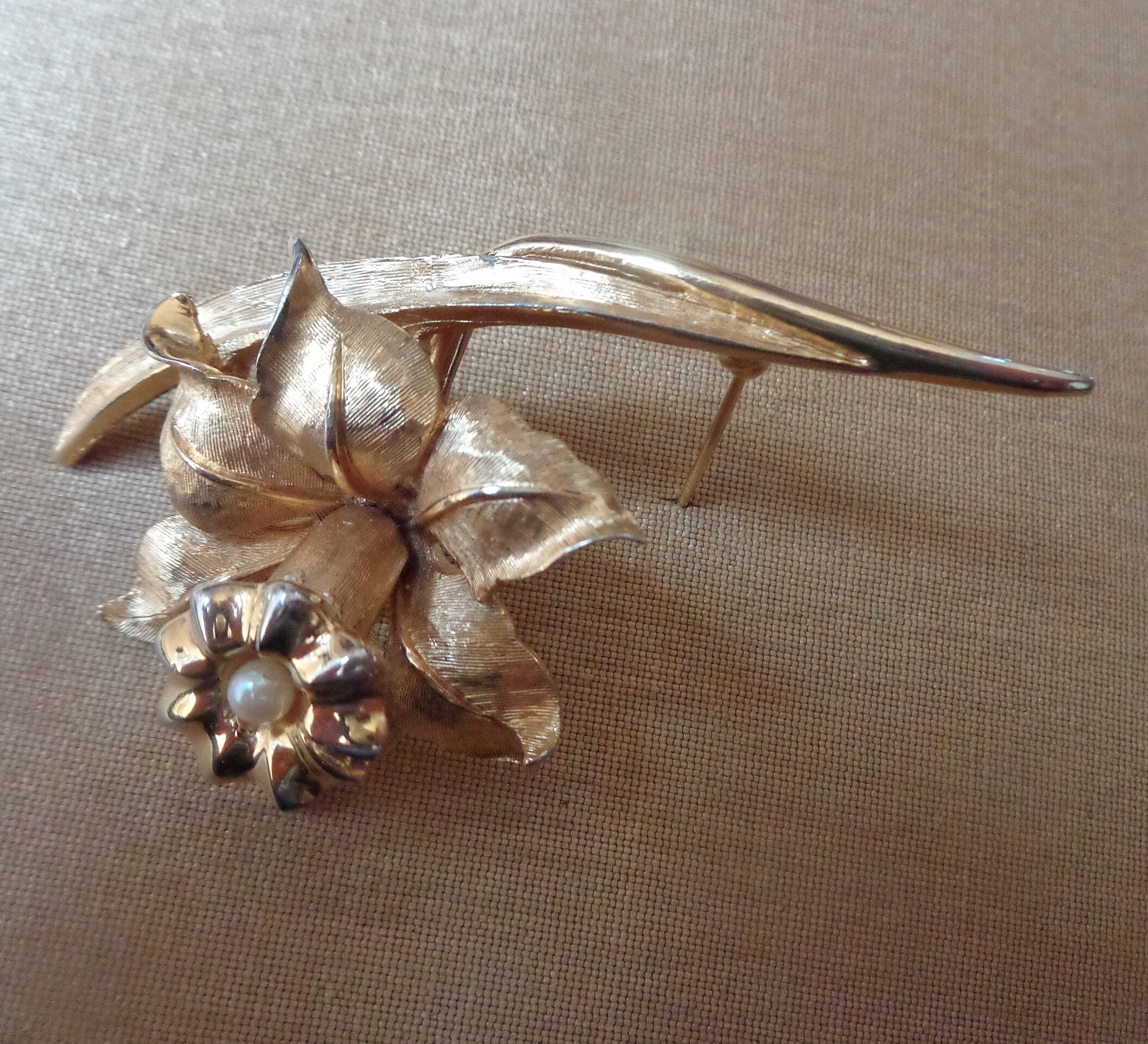 Boucher Daffodil flower of the Month Series Brooch - Etsy