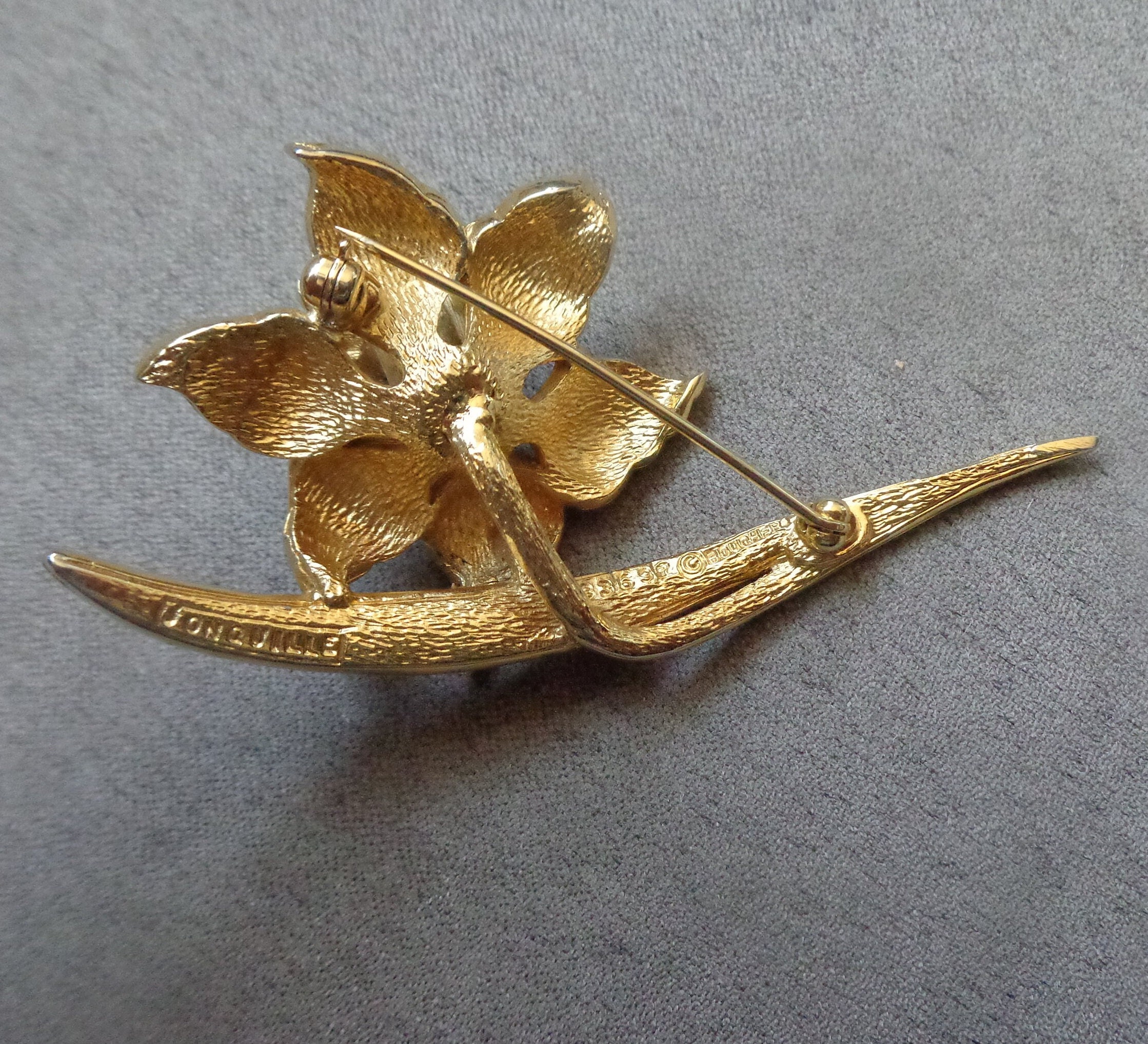 Boucher Daffodil flower of the Month Series Brooch - Etsy