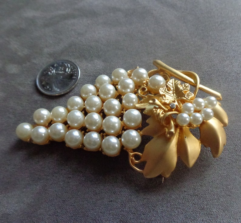 Large Bunch of Grapes Brooch With Faux Pearls in Matte Gold Tone Metal ...