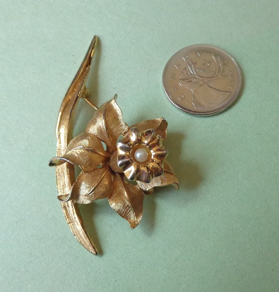 Boucher Daffodil flower of the Month Series Brooch - Etsy