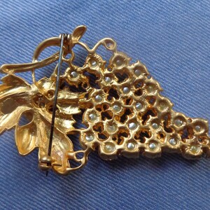 Large Bunch of Grapes Brooch With Faux Pearls in Matte Gold Tone Metal ...