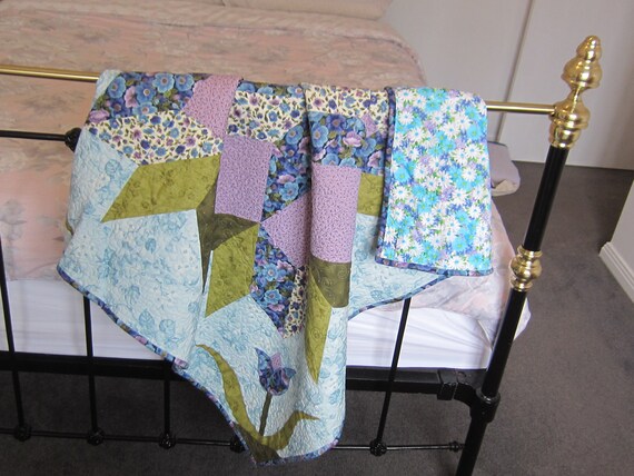 Double Dutch patchwork quilt lap size | Etsy