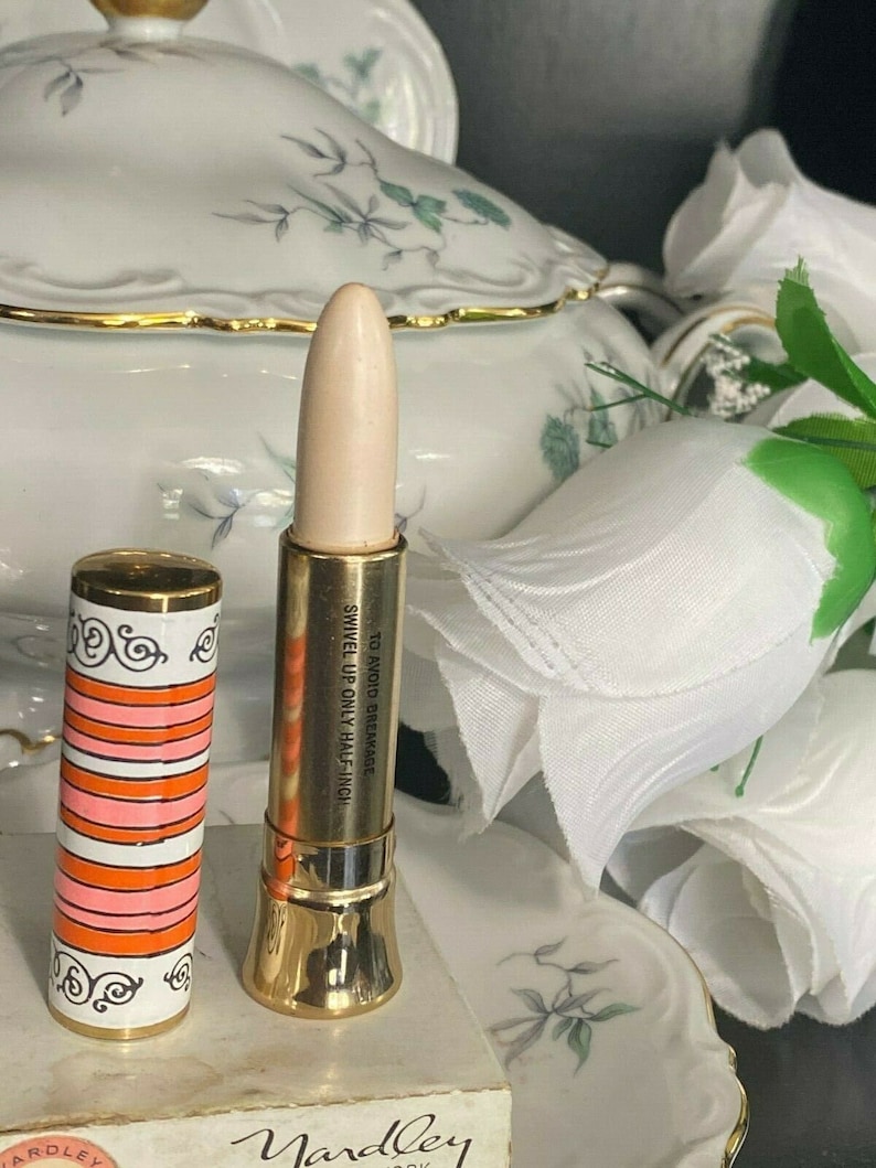 Vintage 1969 Yardley London Slicker Lip Polish Lipstick Good | Etsy Vintage 1969 Yardley London Slicker Lip Polish Lipstick Good | Etsy